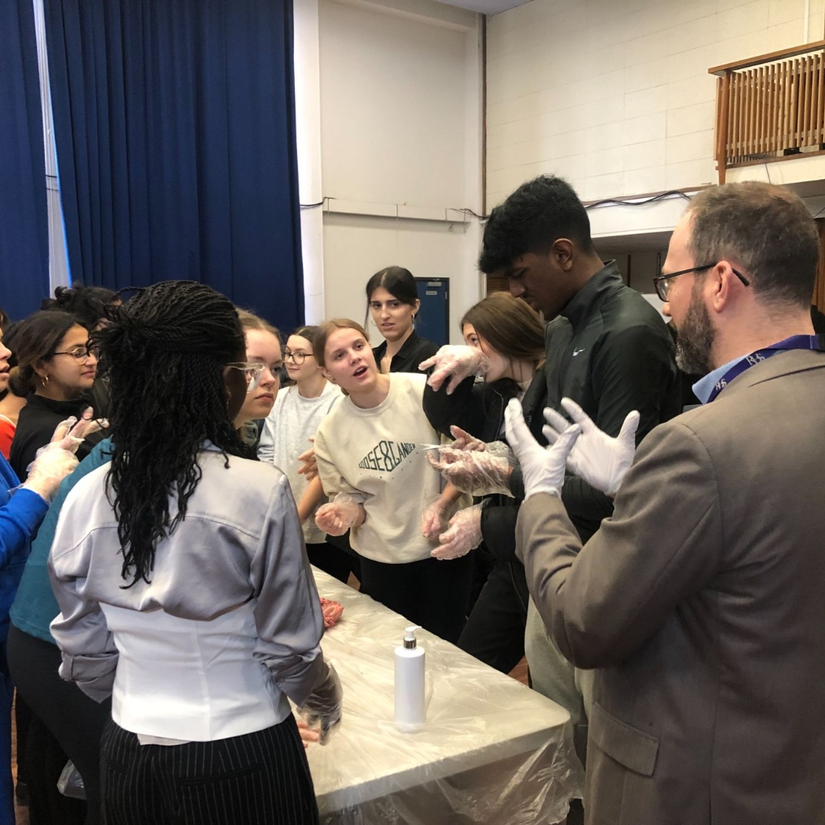 Rugby High School - A Level Science Students Get Dissecting
